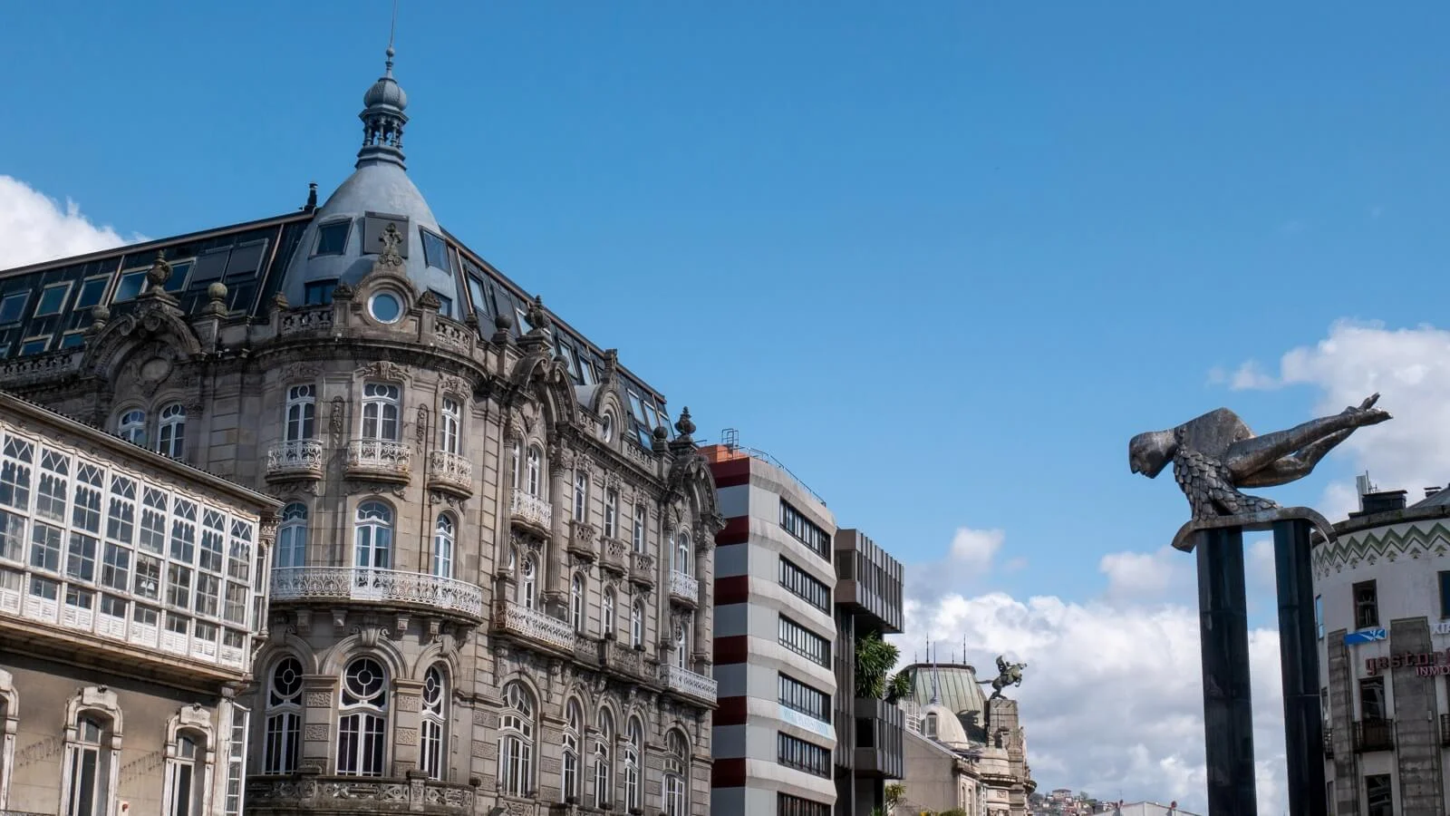 Virtual Tour of Vigo´s Urban Streets | Eat & Walkabout